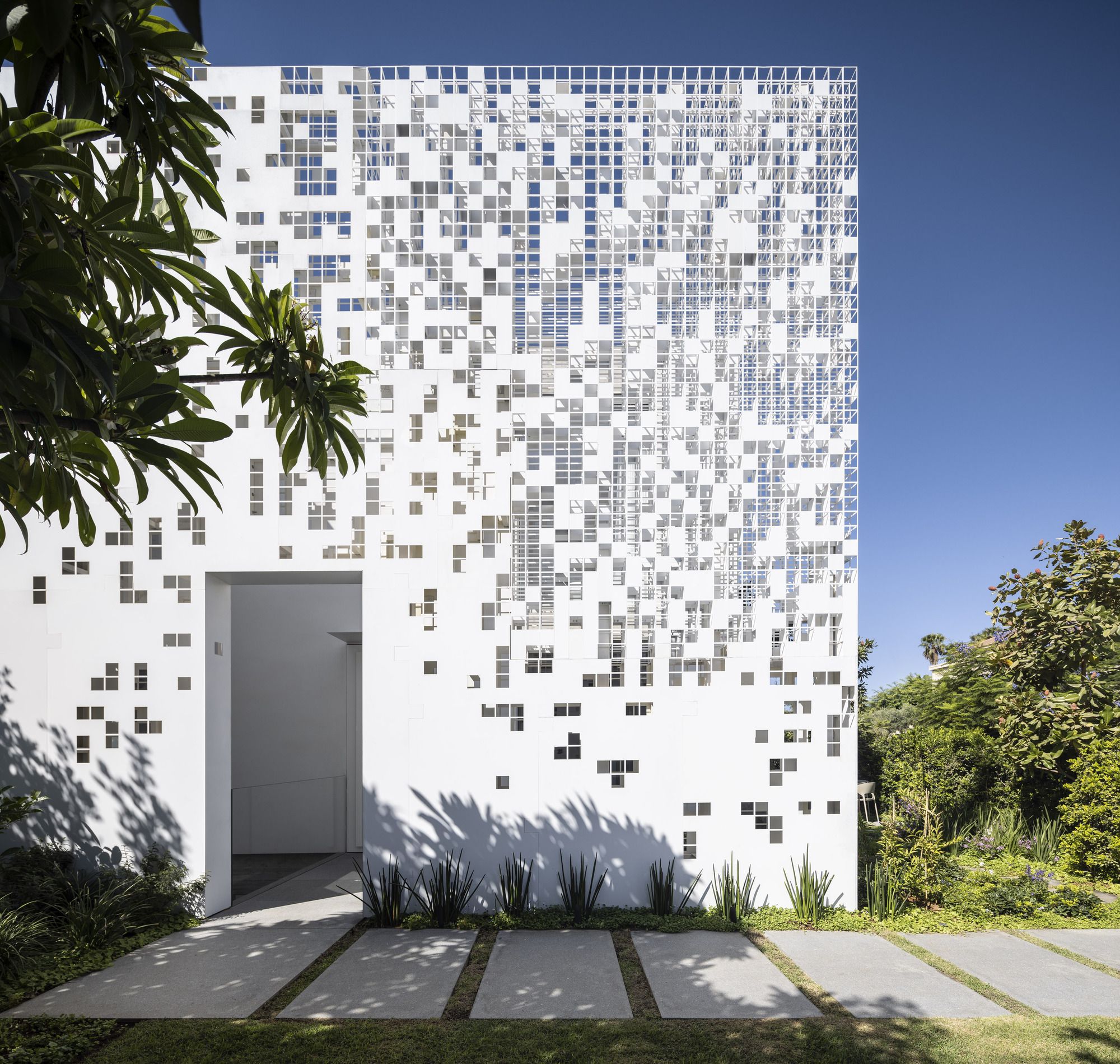 Pixel House, an Innovative Private Residence by Anderman Architects