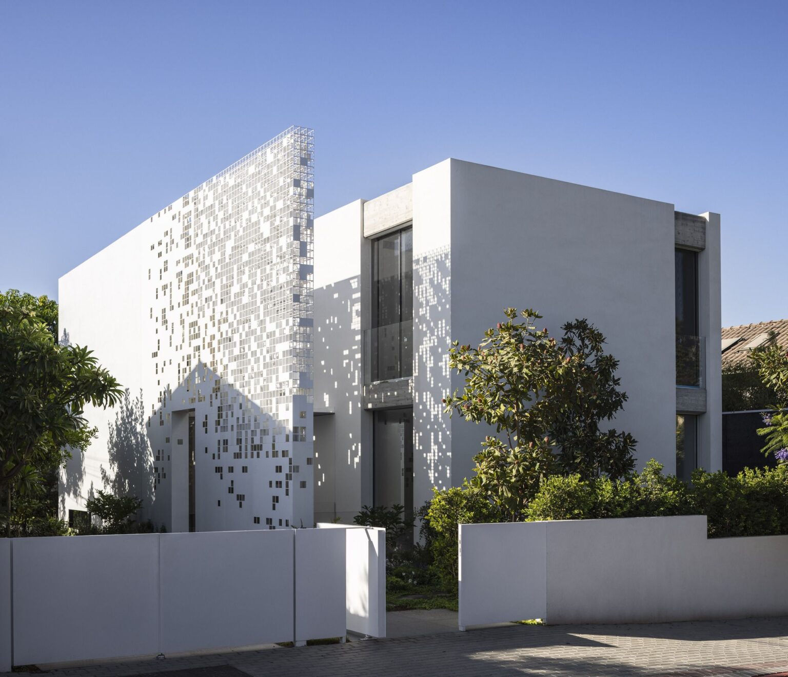 Pixel House, an Innovative Private Residence by Anderman Architects