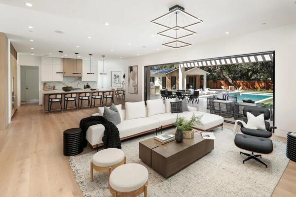 Stunning High End New Construction Home Embodies Unparalleled ...