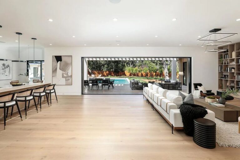 Stunning High End New Construction Home Embodies Unparalleled ...