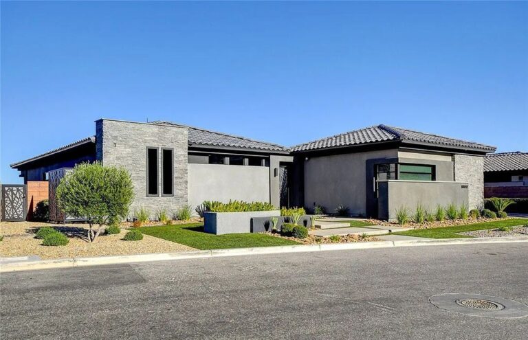 Stunning Spacious Home on An Elevated Lot with Breathtaking Views of ...