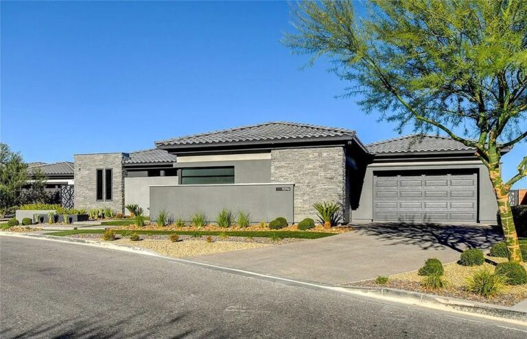 Stunning Spacious Home on An Elevated Lot with Breathtaking Views of ...