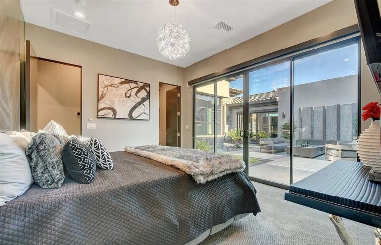 Stunning Spacious Home on An Elevated Lot with Breathtaking Views of ...