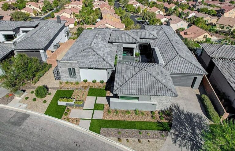 Stunning Spacious Home on An Elevated Lot with Breathtaking Views of ...