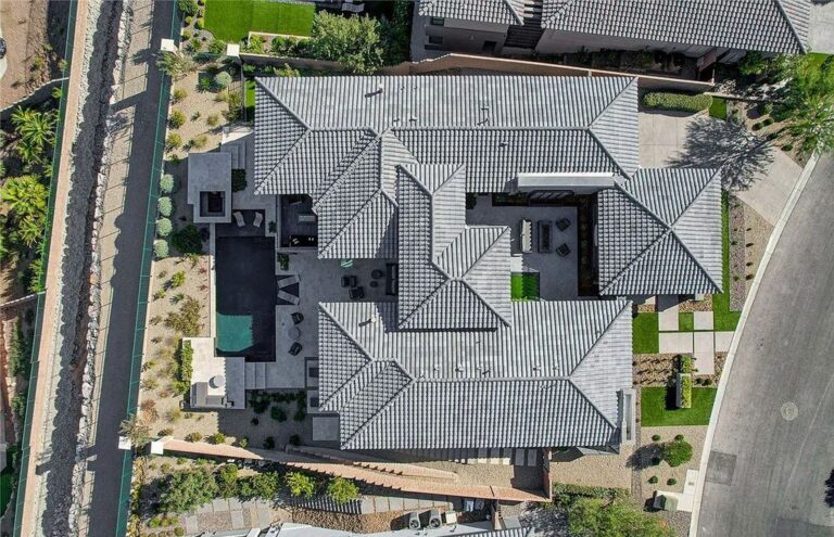 Stunning Spacious Home on An Elevated Lot with Breathtaking Views of ...