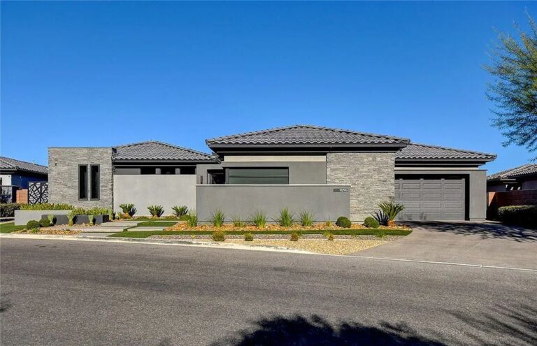 Stunning Spacious Home on An Elevated Lot with Breathtaking Views of ...