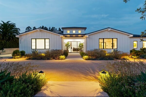 This $16.5 Million The Surfbarn Home with Breathtaking Design is One of ...
