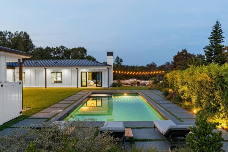This $16.5 Million The Surfbarn Home with Breathtaking Design is One of ...