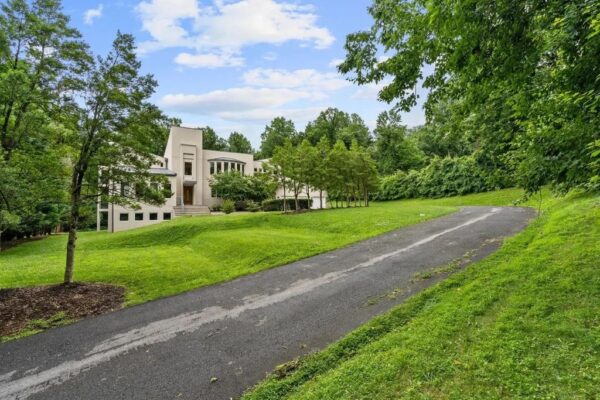 This Residence in McLean, VA Reflects Timeless, Modern Architecture and ...