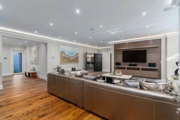 This Magnificent World-class Mansion in Vancouver, Canada Tastefully ...