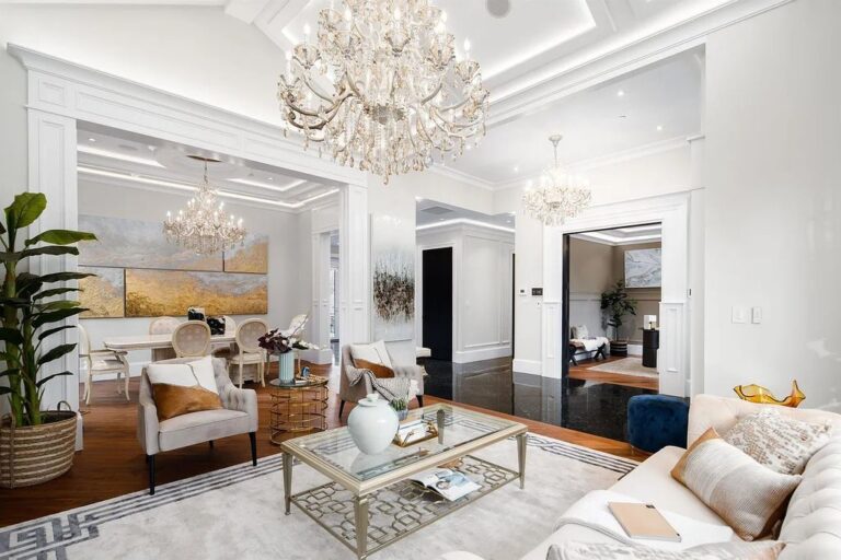 This Magnificent World-class Mansion in Vancouver, Canada Tastefully ...