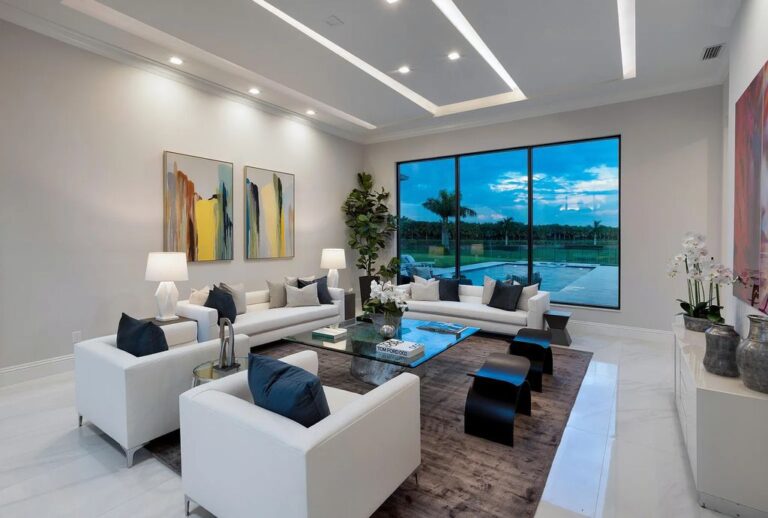 This Family Amenities Provide Exquisite Living in The Heart of Boca ...