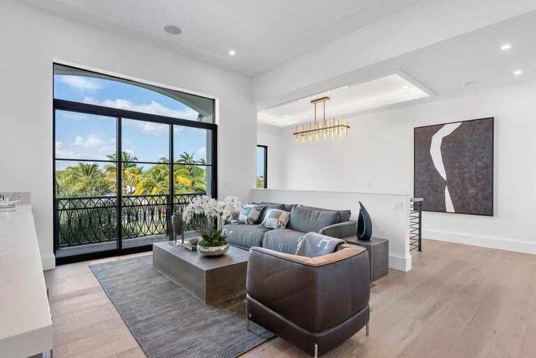 This Luxury Home Built By Award-Winning Home Builder CJM Luxury Homes In Boca Raton, Florida ...