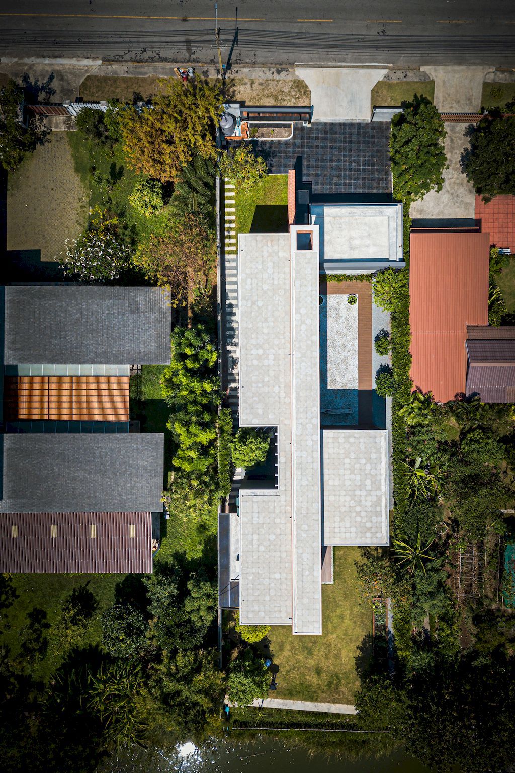 Tube House, an Impressive T.U.B.E. House by Volume Matrix Studio