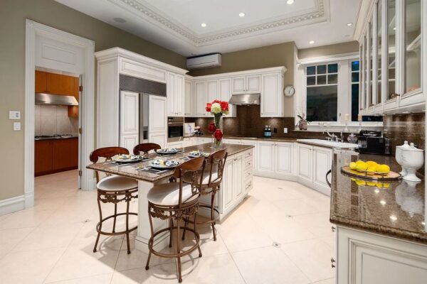 World-class Custom Built Mansion of Luxurious Living with Superior ...