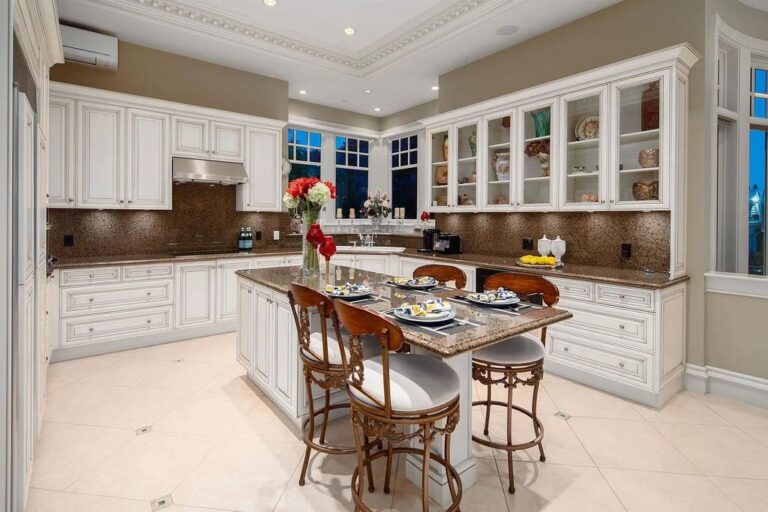 World-class Custom Built Mansion of Luxurious Living with Superior ...