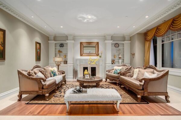 World-class Custom Built Mansion of Luxurious Living with Superior ...