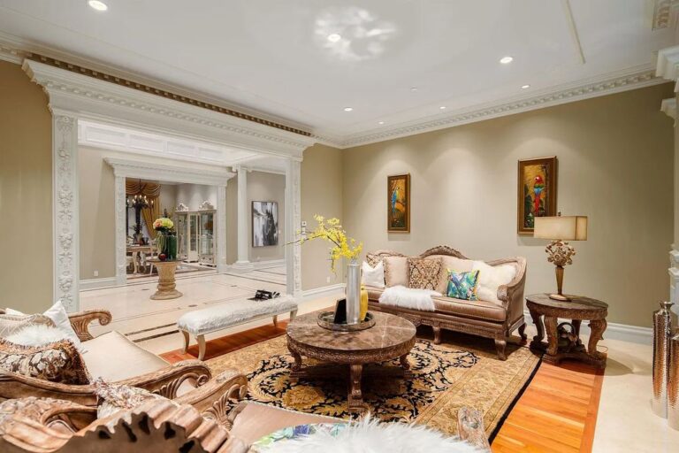 World-class Custom Built Mansion of Luxurious Living with Superior ...