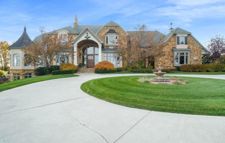 You Can Live the Best Lifestyle in This $3,895,000 Outstanding House ...