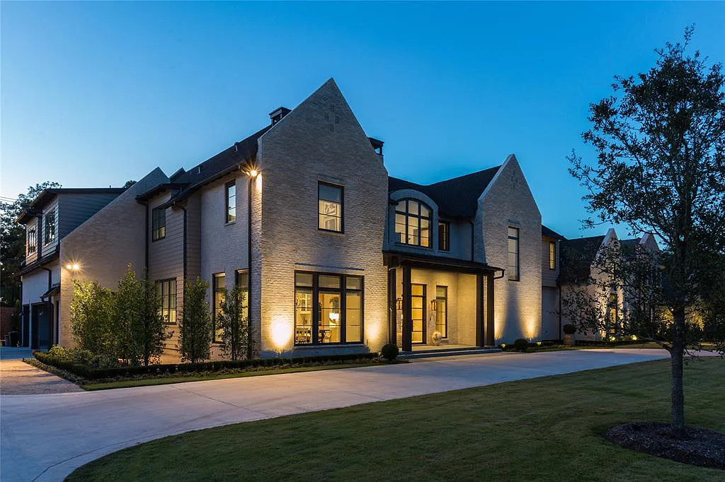 A Wonderful Remarkable Home in Houston Texas Highlighted By Impeccable ...