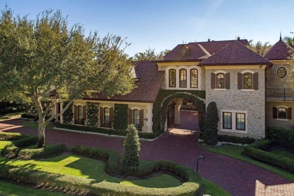 A Dream Home in French Country Style with Utmost Attention to Quality ...