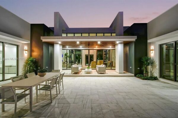 An Exquisite Modern New Construction built among Stately Palms and ...