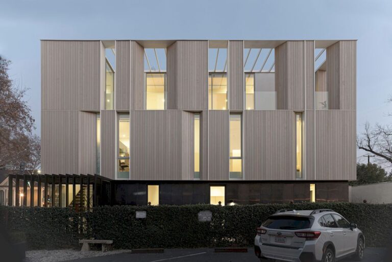 Flex House, prominent home in California by Johnsen Schmaling Architects