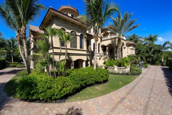 This One of A Kind Luxury Port Royal Estate in Naples, Florida has A ...