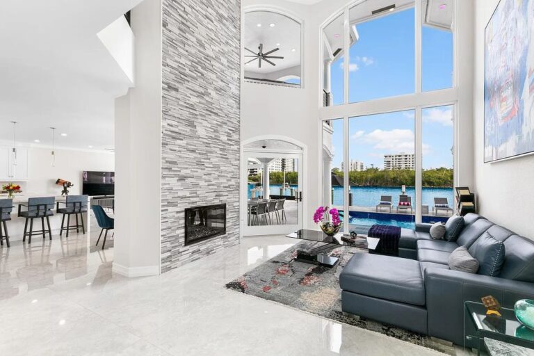 Luxury Estate Home with 80 Feet of Direct Intracoastal Waterfront Views ...