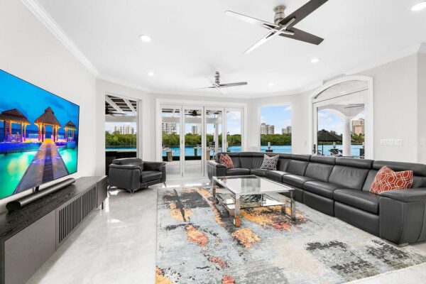Luxury Estate Home with 80 Feet of Direct Intracoastal Waterfront Views ...