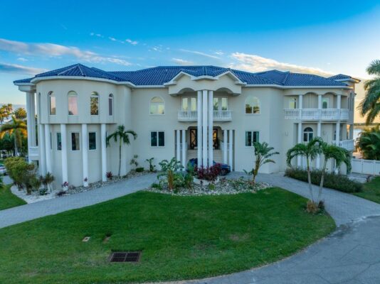 Magnificent Trophy Property in Tierra Verde, Florida with Sweeping Wide ...