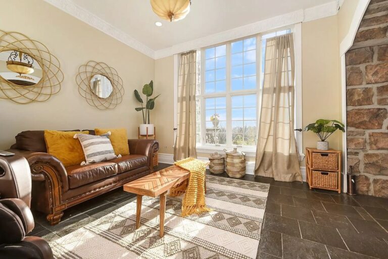 Timeless Luxury Home with Breathtaking Views in Laurel Highlands, Pennsylvania