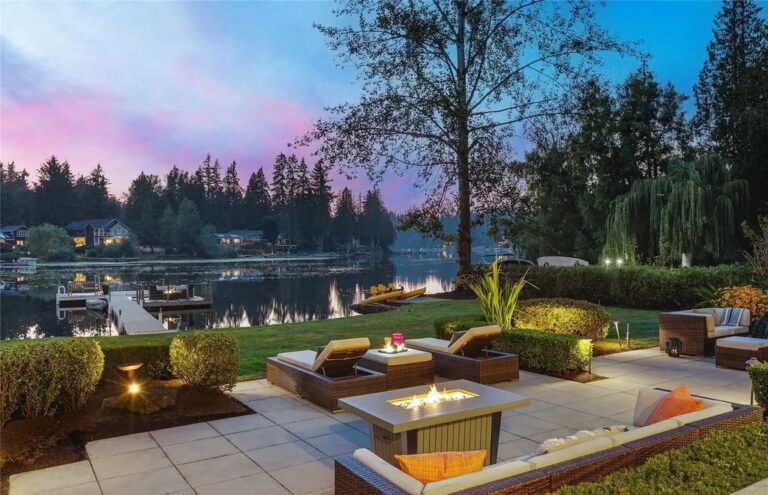 Revel in The Breathtaking Beauty of Lakeside Living from This $4.75M ...