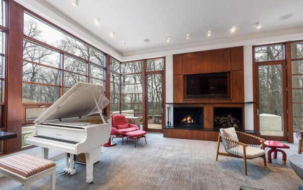 This $2.425M Remarkable Contemporary House in Owings Mill, MD ...