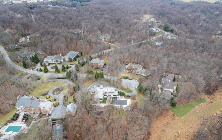 This $2.425M Remarkable Contemporary House in Owings Mill, MD ...