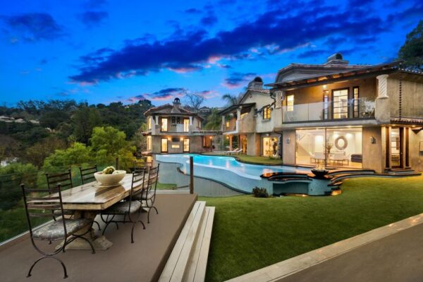 This Spectacular Mediterranean Estate Represents The Epitome of Luxury ...