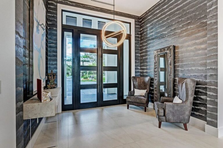 Modern Masterpiece in Steeplechase: Luxury Living in Palm Beach Gardens