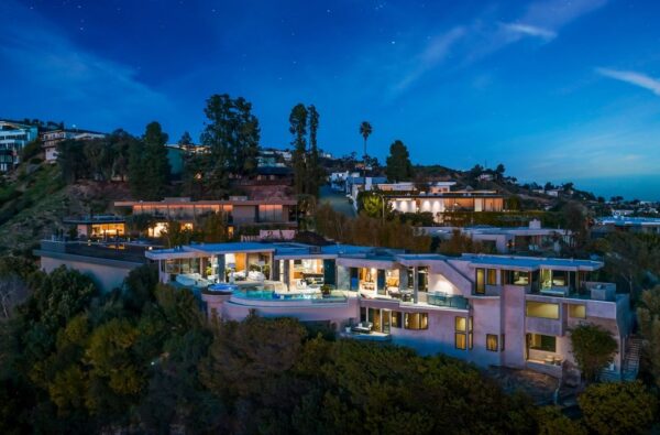 This Stunning Architectural Gem on Sunset Strip is An Oasis of Luxury ...