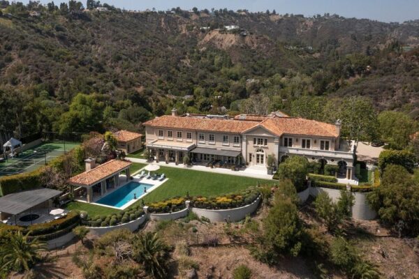 Exceptional Bel Air Villa Sit on A Magical Setting with Picturesque ...