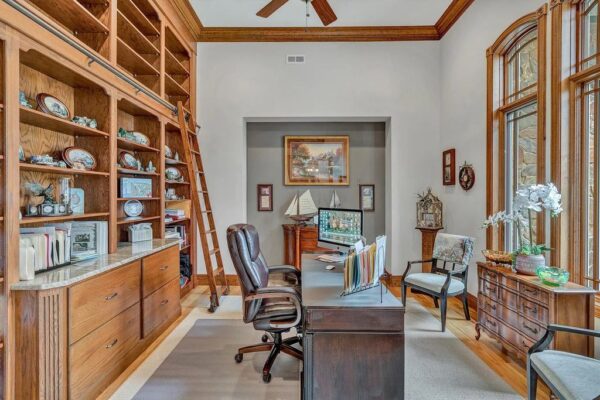 This One-of-a-kind Waterfront Estate in Virginia Providing the Best of ...