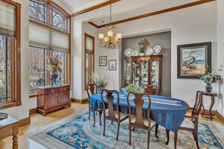 This One-of-a-kind Waterfront Estate in Virginia Providing the Best of ...