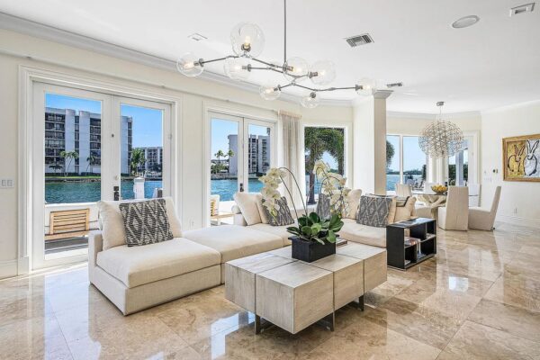 Spectacular Waterfront Mansion in Boca Raton, Florida with Expansive ...