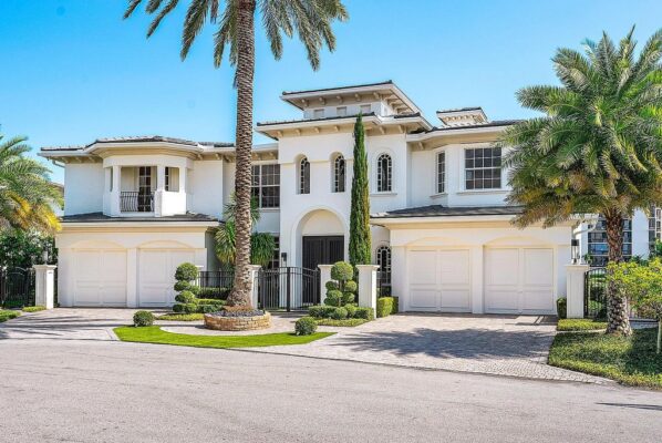 Spectacular Waterfront Mansion in Boca Raton, Florida with Expansive ...