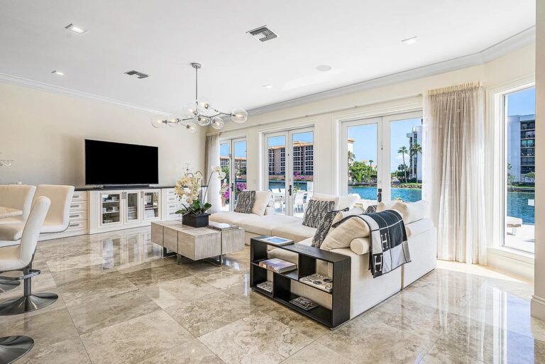 Spectacular Waterfront Mansion in Boca Raton, Florida with Expansive ...