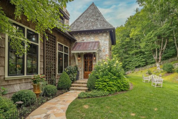 The Very Essence of Diamond Creek Living is Found in This $8,5M ...