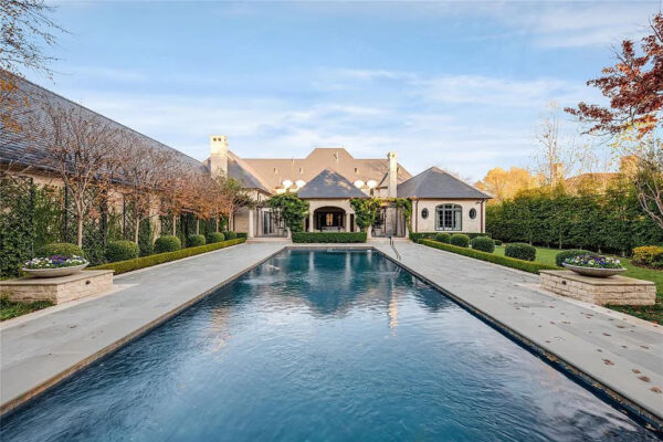 This Sophisticated Home in Dallas Texas Designed By Renowned Architect ...