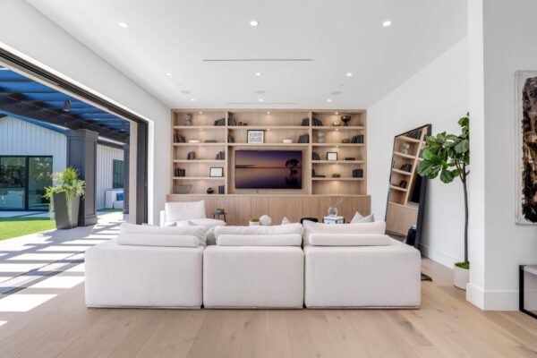 One of A Kind World Class Amestoy Estates with Captivating Architecture ...