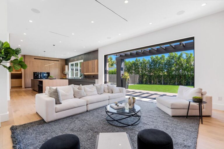 One of A Kind World Class Amestoy Estates with Captivating Architecture ...