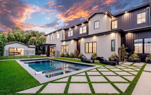 One of A Kind World Class Amestoy Estates with Captivating Architecture ...