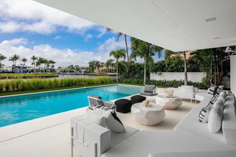Contemporary Waterfront Mansion in Prestigious Boca Raton, Florida with ...